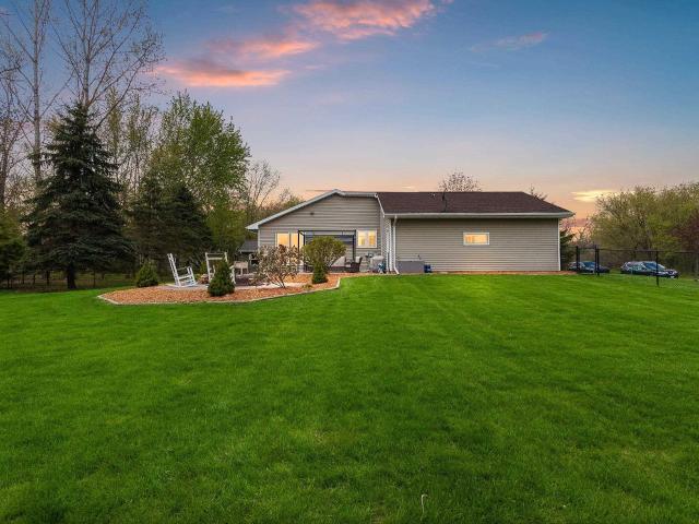 5023 country breeze lane