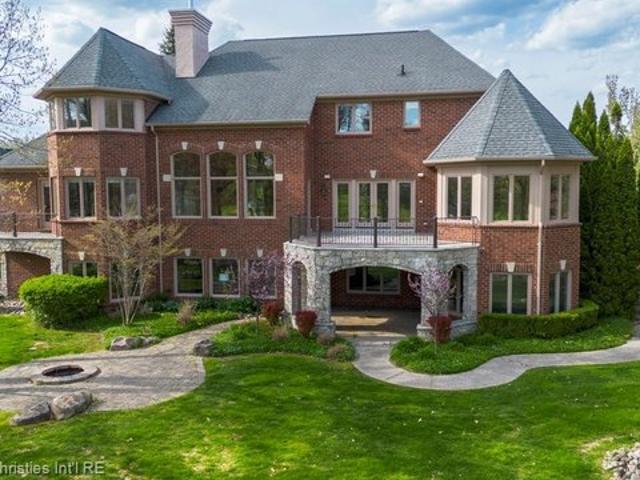 5023 Rockaway Ln, Independence, MI 48348