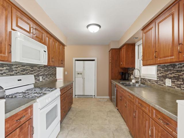 502 15th Street W