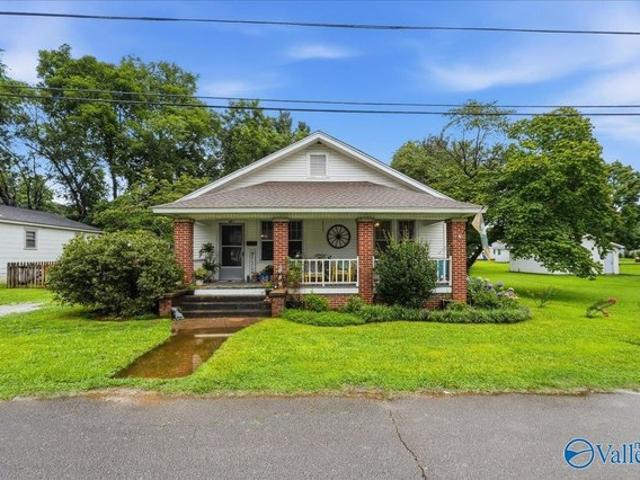502 1st St, Athens, AL 35611