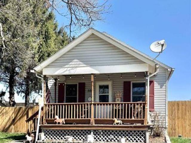 502 1st St, La Porte City, IA 50651