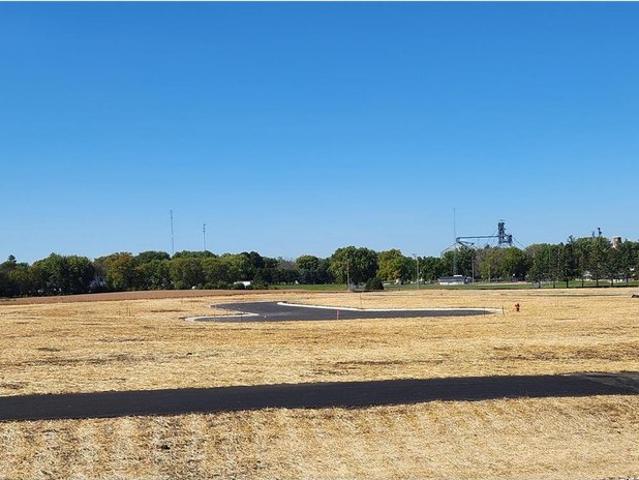 502 4th St SE, Hayfield, MN 55940