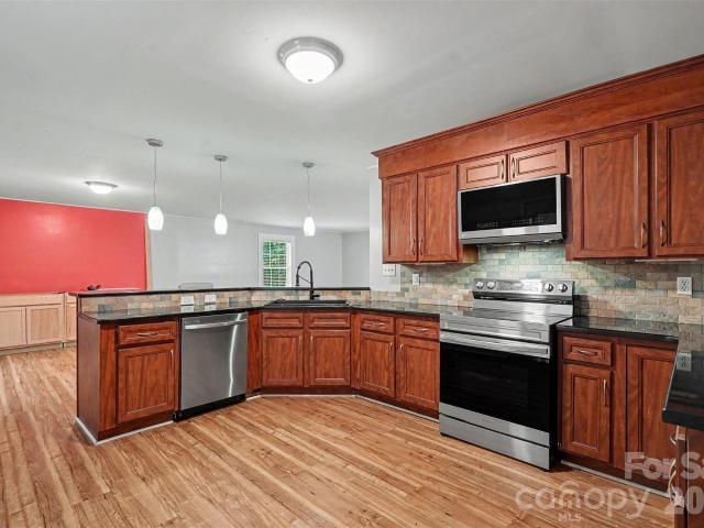 502 Cedarwood Drive