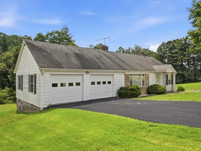 502 Alum Ridge Rd NW, Willis, VA 24380