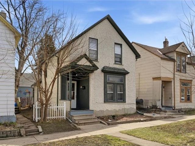502 Bellows St, Saint Paul, MN 55107