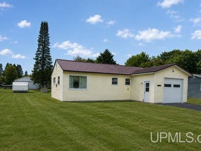 502 Birch St, Bergland, MI 49910