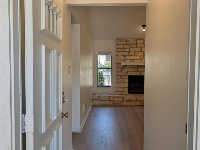 502 Dry Creek Cv