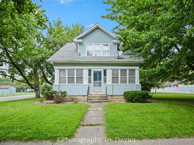 502 E 4th St, Momence, IL 60954