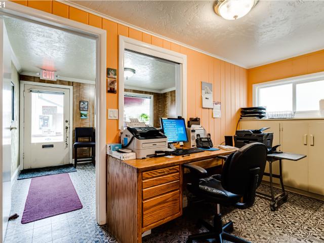 502 e whiteaker ave