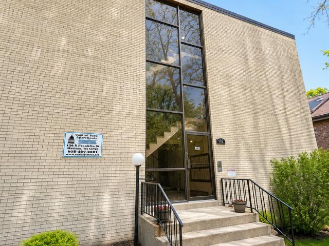 502 E Main St