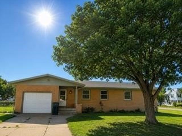 502 Emerson Ave, Kinsley, KS 67547