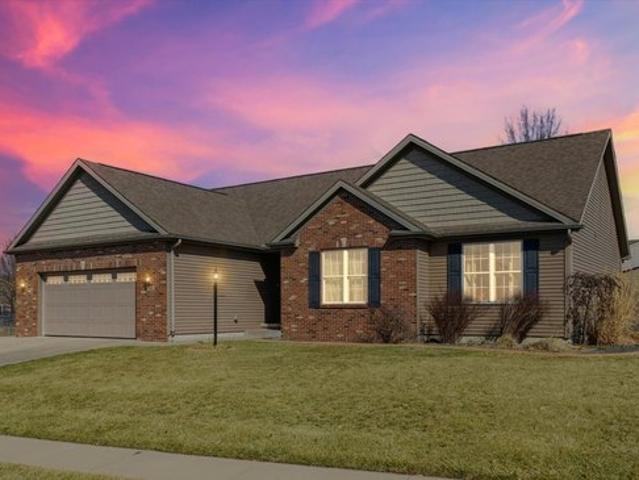 502 Elk Dr, Mahomet, IL 61853