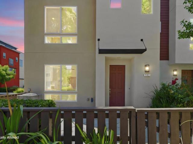502 Ellicott Loop