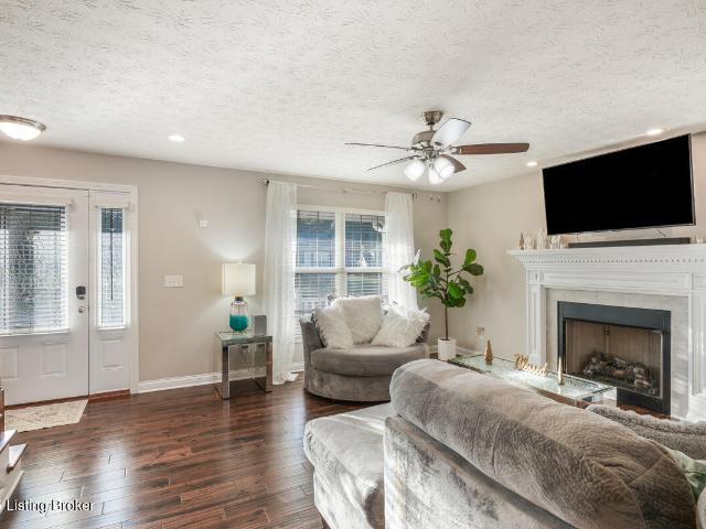 502 Fox Ridge Rd