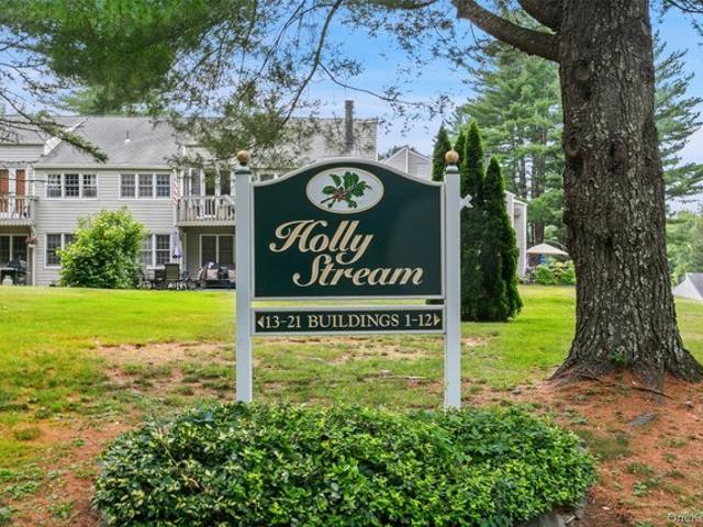 502 Holly Stream Ct, Brewster, NY 10509