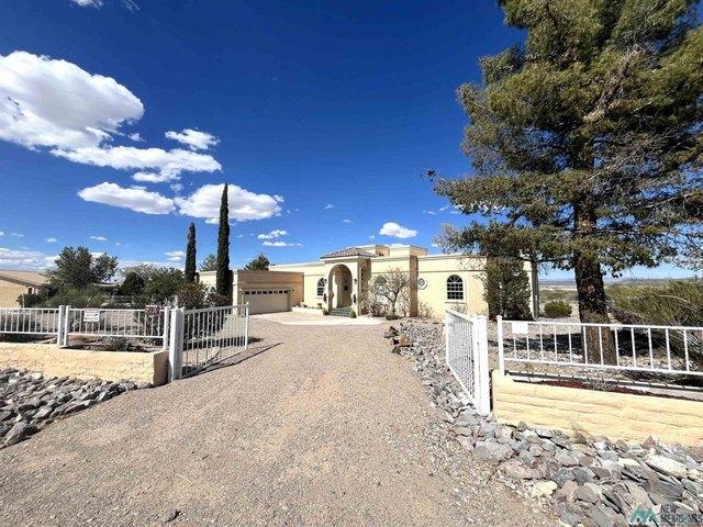 502 Hawthorne Dr, Elephant Butte, NM 87935