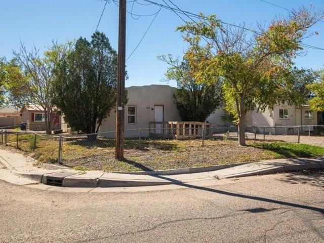 502 Headingly Ave NW, Albuquerque, NM 87107
