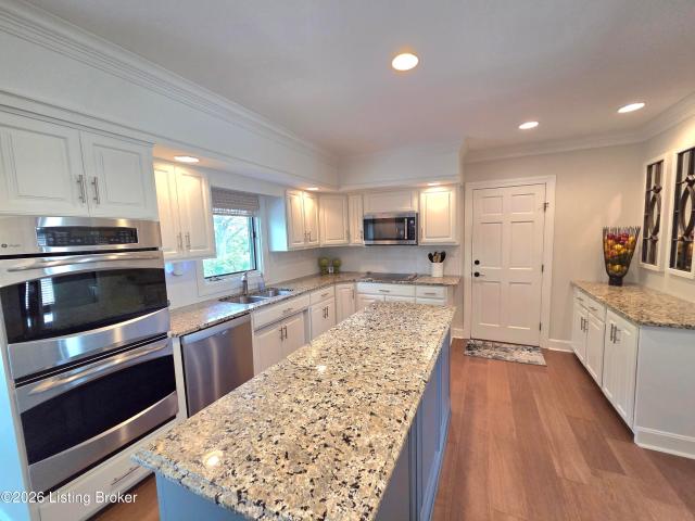 502 Lake Forest Pkwy