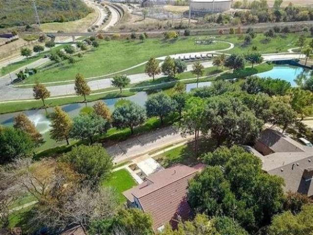502 Lakeside Drive