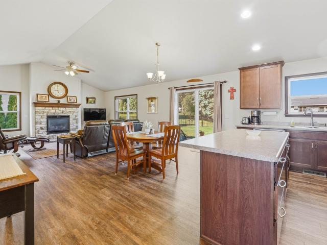 502 leona way