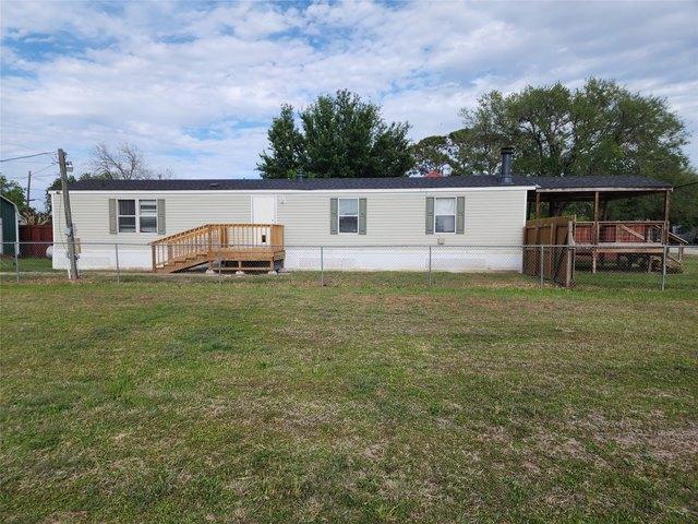 502 Magnusson Ave, Palacios, TX 77465