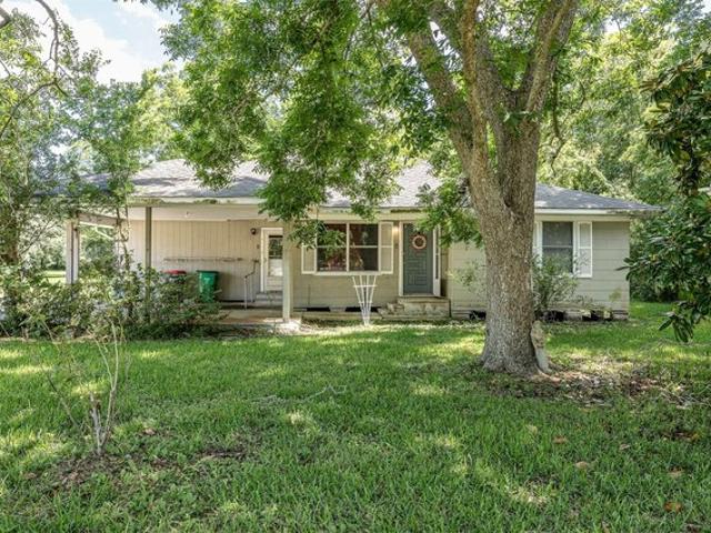 502 Massey Tompkins Rd, Baytown, TX 77521