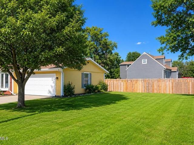 502 McKinley Dr, Bowling Green, OH 43402