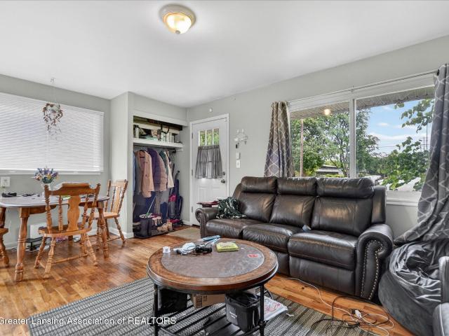 502 N Hagadorn Road