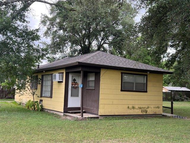 502 N Liberty St, El Campo, TX 77437