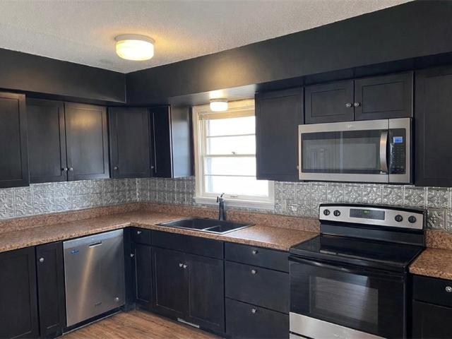 502 NE Ash St, Lee's Summit, MO 64063 | MLS #2598 | Compass