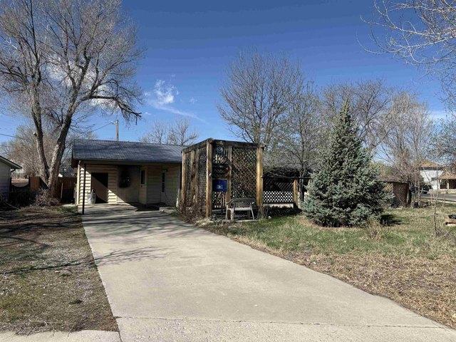 502 S 9th St, Thermopolis, WY 82443