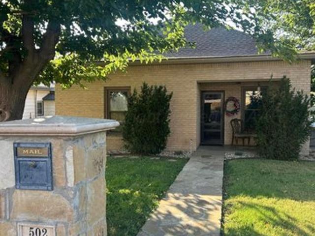 502 S 3rd St, Canadian, TX 79014