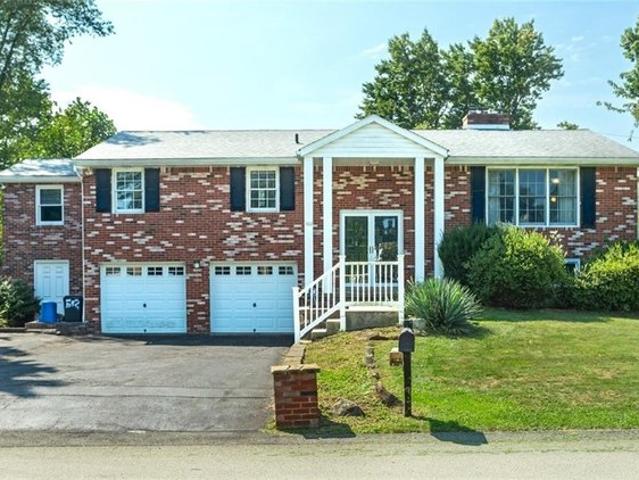 502 Saint Thomas Dr, Greensburg, PA 15601