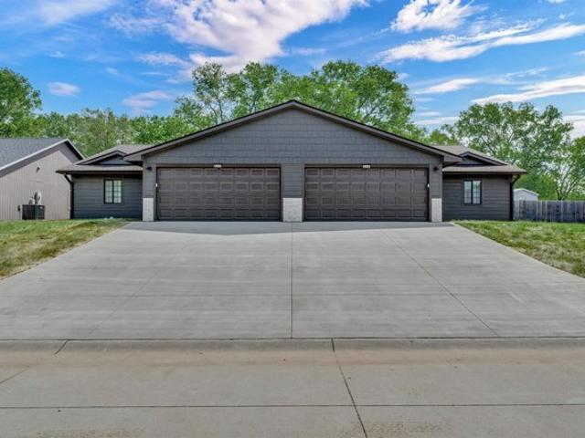 502 Shady Oak Dr, Saint George, KS 66535