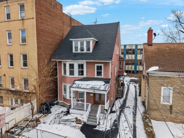 502 Stuyvesant