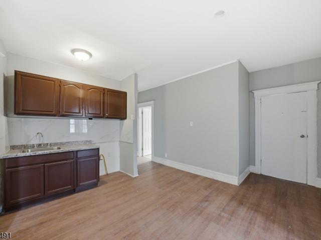 502 Stuyvesant Unit 2