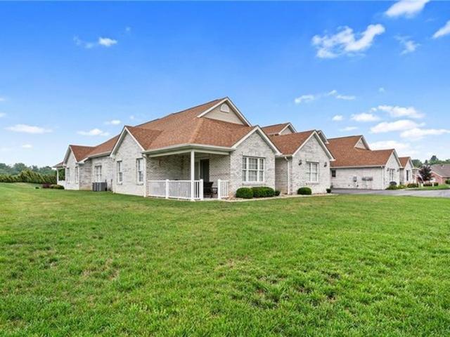 502 Stonecliff Ln, Butler, PA 16001