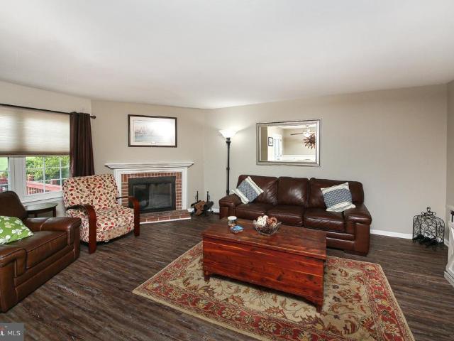 502 Stratford Court #