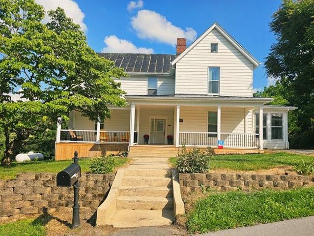 502 Pine St, Tazewell, VA 24651