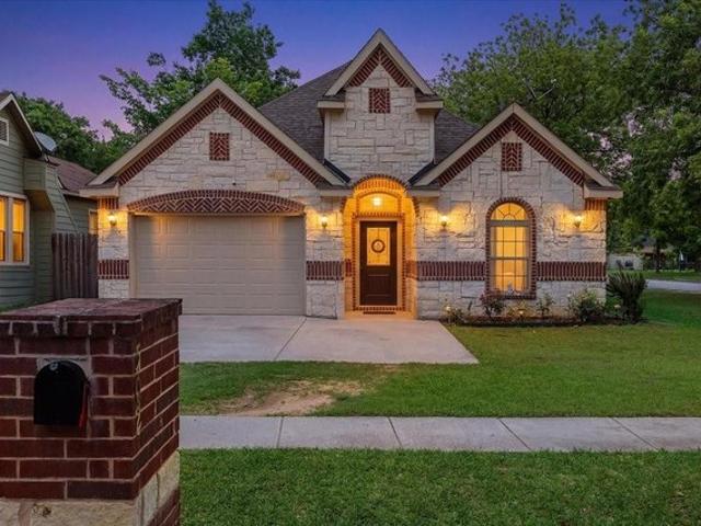 502 Ritchey St, Gainesville, TX 76240