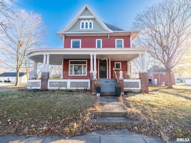 502 W 4th St, Delavan, IL 61734