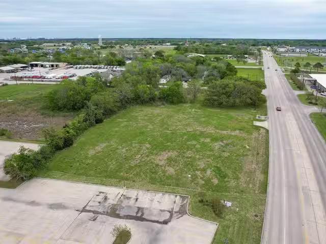 502 W Cedar Bayou Lynchburg Rd, Baytown, TX 77521