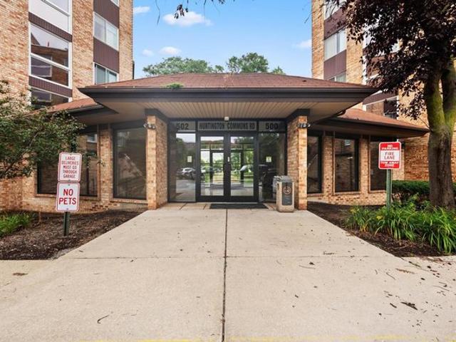 502 W Huntington Commons Rd Apt 443, Mount Prospect, IL 60056