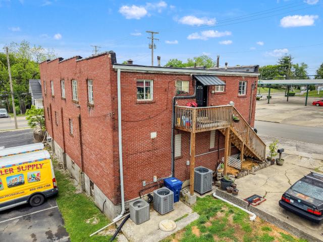 502 W Lexington Avenue