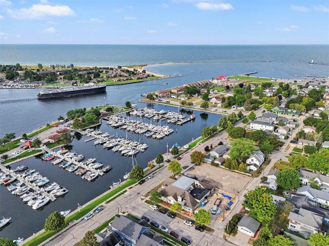 502 W Loomis Street # 104