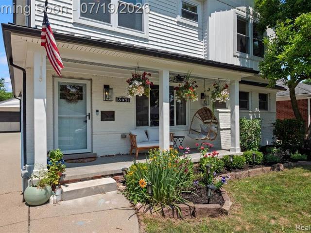 502 W Sunnybrook Drive