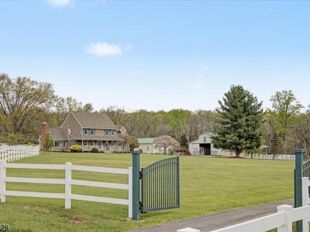 502 Woolf Rd