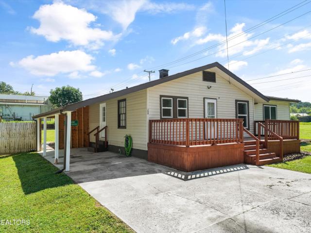 502 Wallace Ave