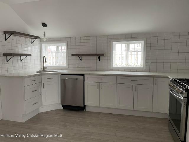 502 Warren St, Unit C, Hudson, NY 12534 | MLS #20261 | Compass