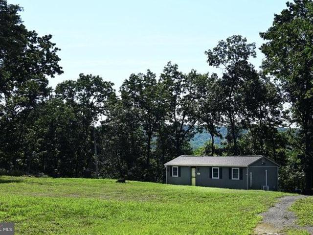 502 White Pine Ln, Capon Bridge, WV 26711